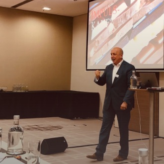 Keynote Speaker Prof. Dr. Veit Etzold - Storytelling & Change